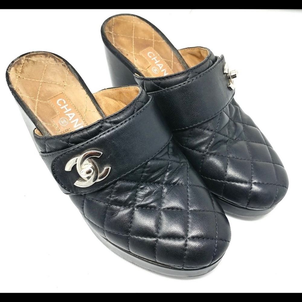 Chanel Clog Quilted Mule Leather Turn Lock 38 - Gem